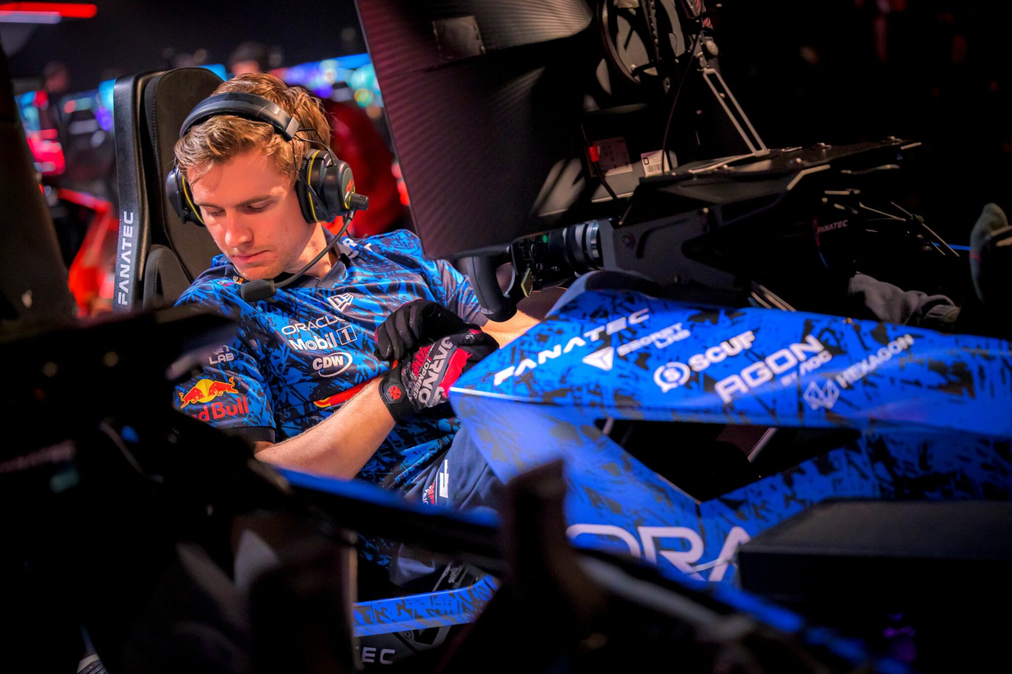 Hexagon lance le Future Skills Challenge avec Oracle Red Bull Sim ...